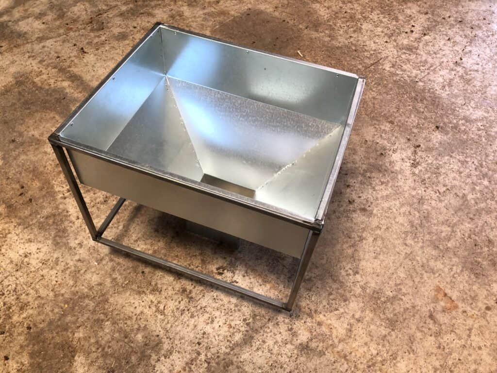 Honeybee Shake Box for managing loose bees in one form or another