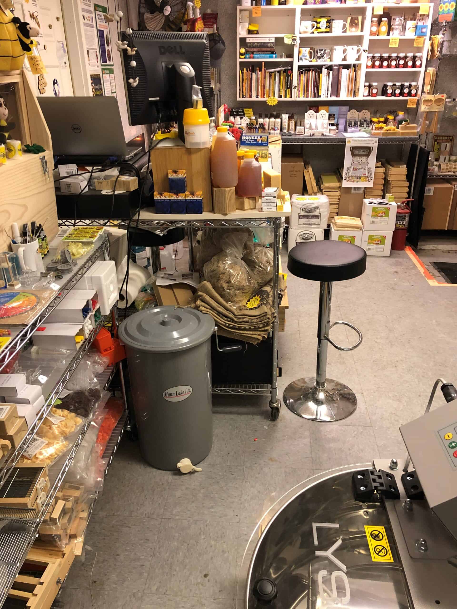 Buy Beekeeping Supplies & Equipment in Chicago, Illinois at Meyer Bees